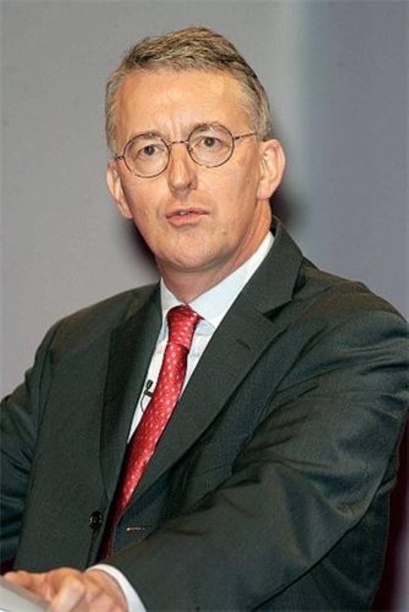 Benn launches deputy leadership campaign