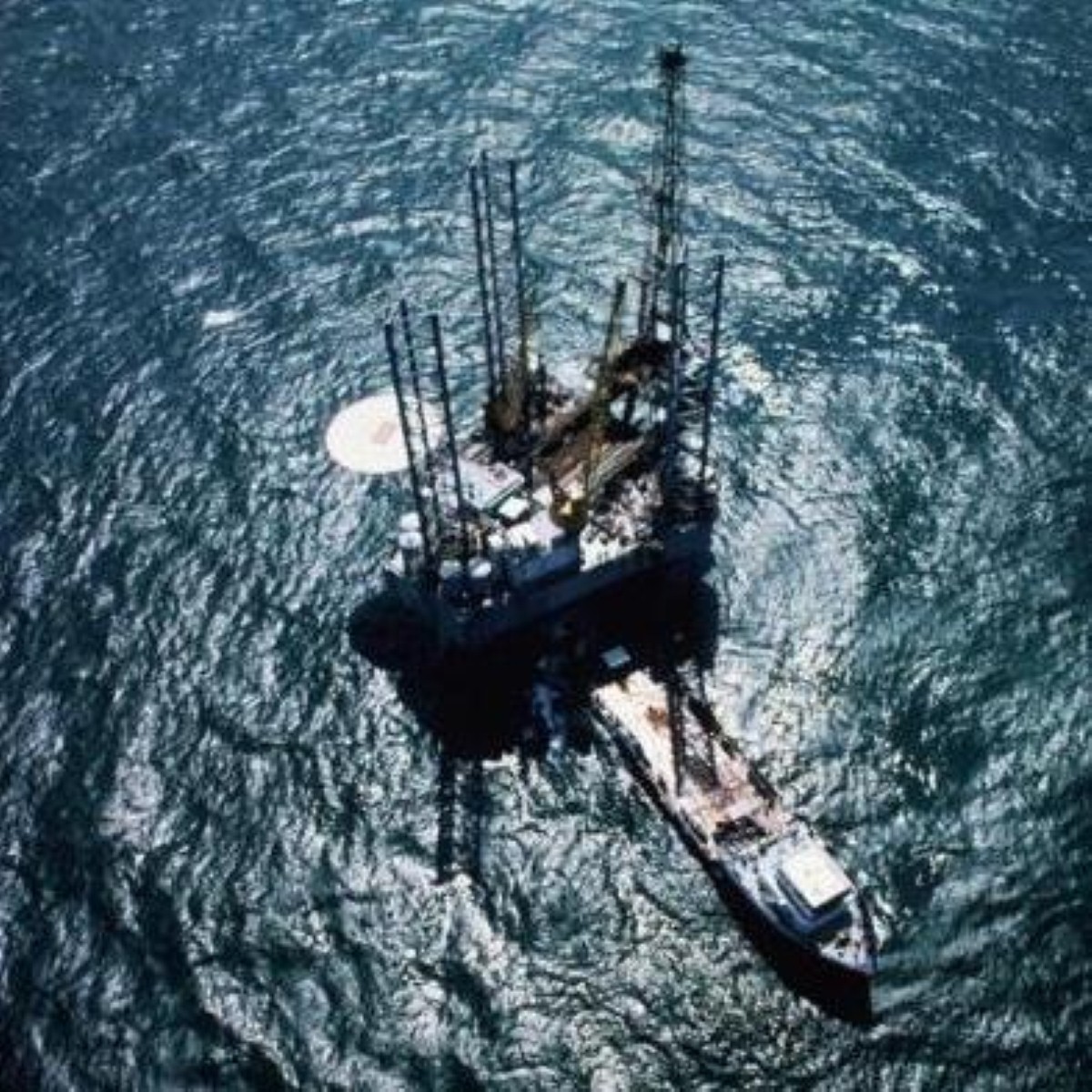 War for oil - Cameron and Salmond trade blows over the North Sea